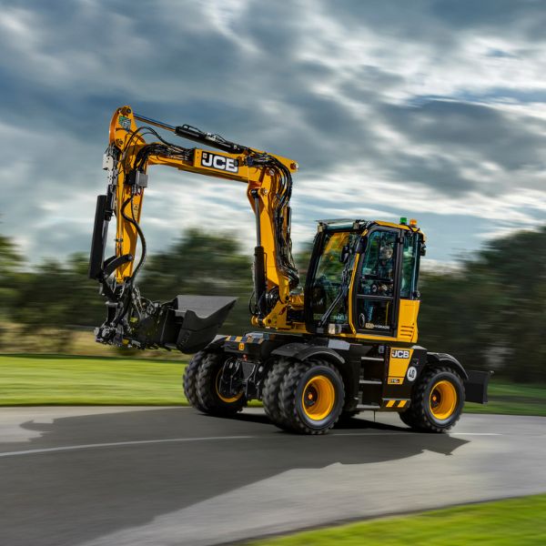 Guide to New Towing Regulations | Scot JCB